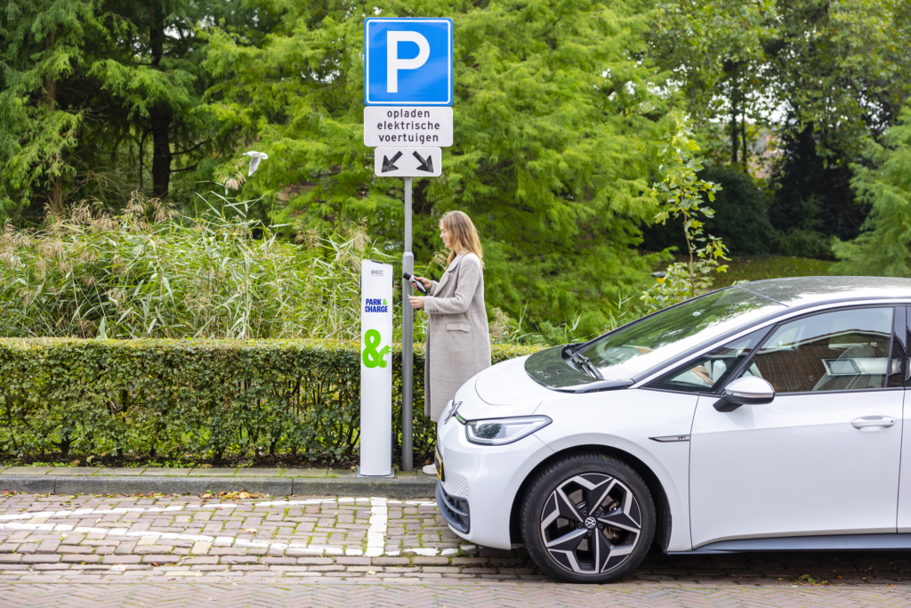 Laadpaal aanvragen Waalre - Park&Charge